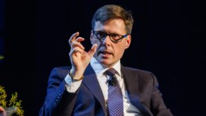 Anglo American Cancels £8.5 Million Bonus Amid Investor Concerns ...